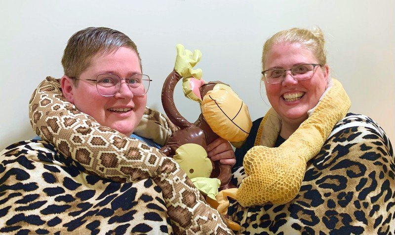 Háklassa vitleysa með útþvældum frösum og bröndurum :: Viðtal við ...