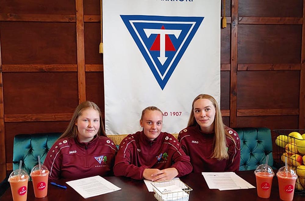 Eva Rún, Fanney og Inga Sólveig skrifa undir | Feykir.is